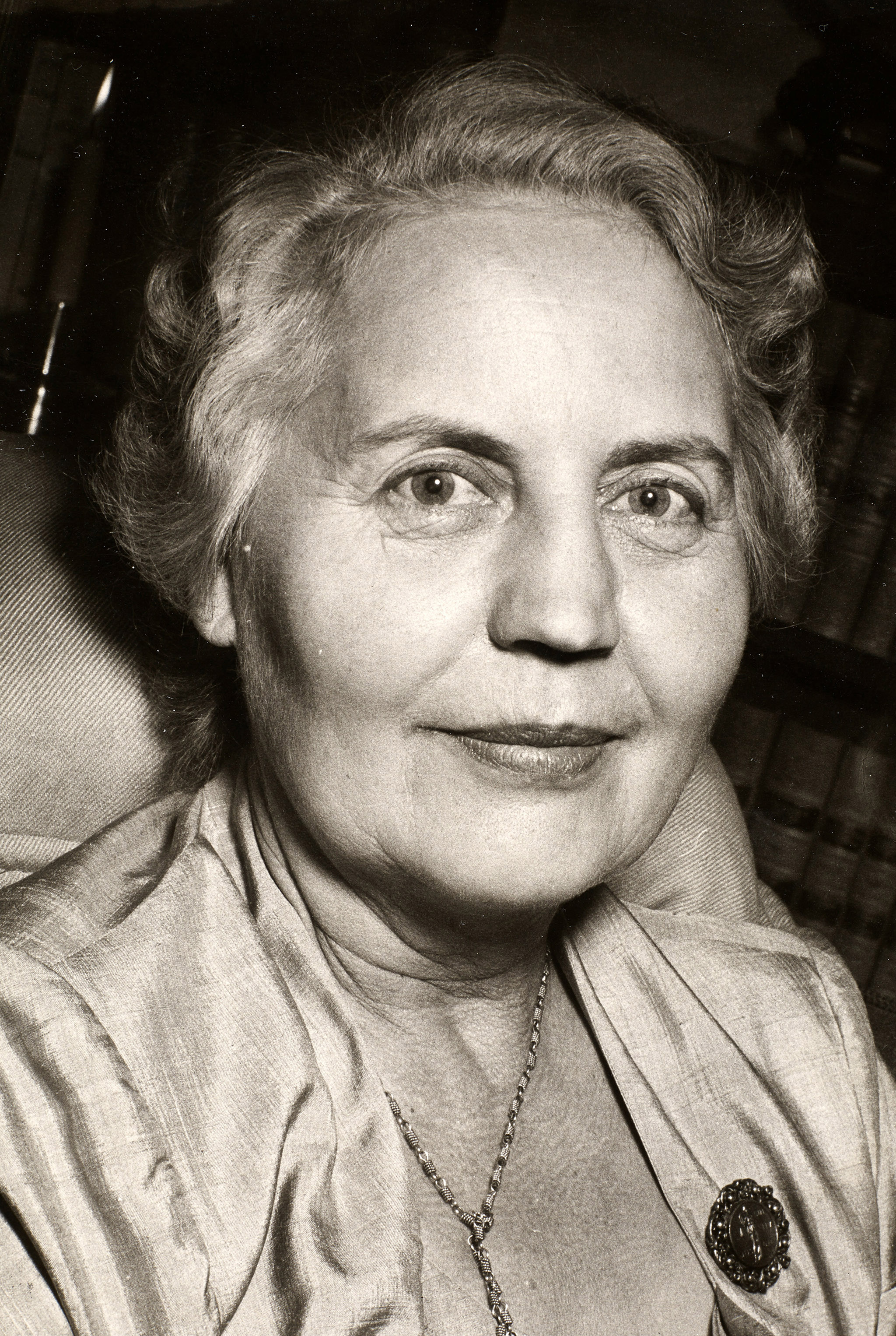 Ester Graff - CBS 100